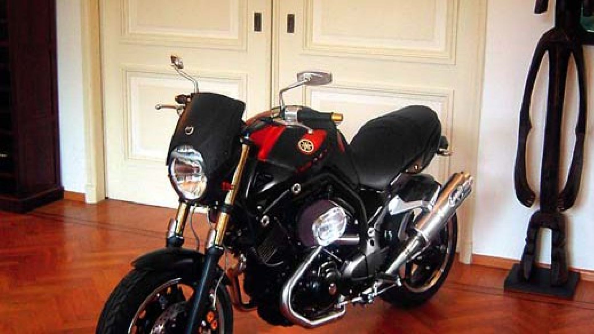 Yamaha BT 1100 Bulldog special - MotorBox