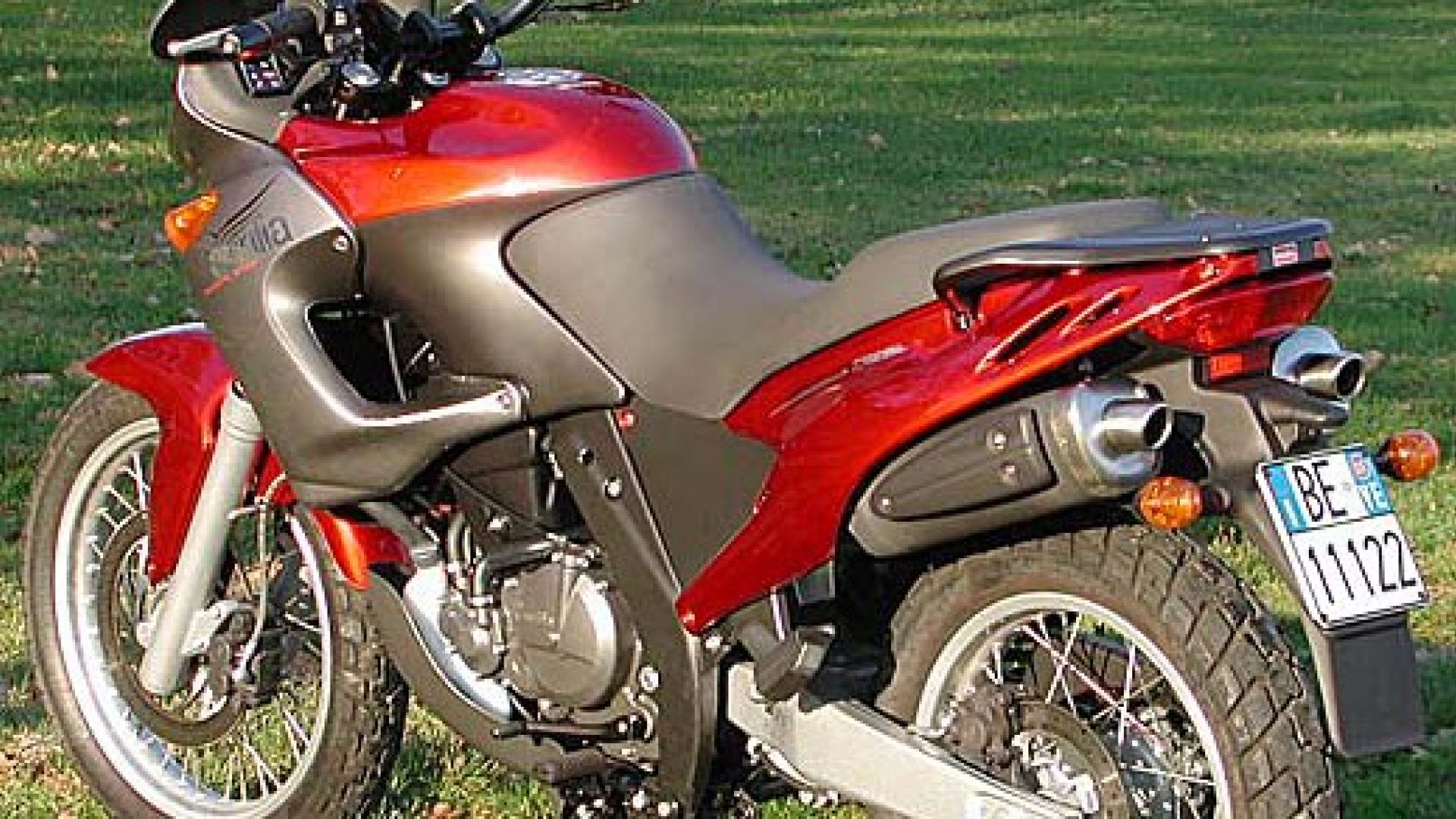 Prova su strada: Aprilia Pegaso 650 ie - MotorBox