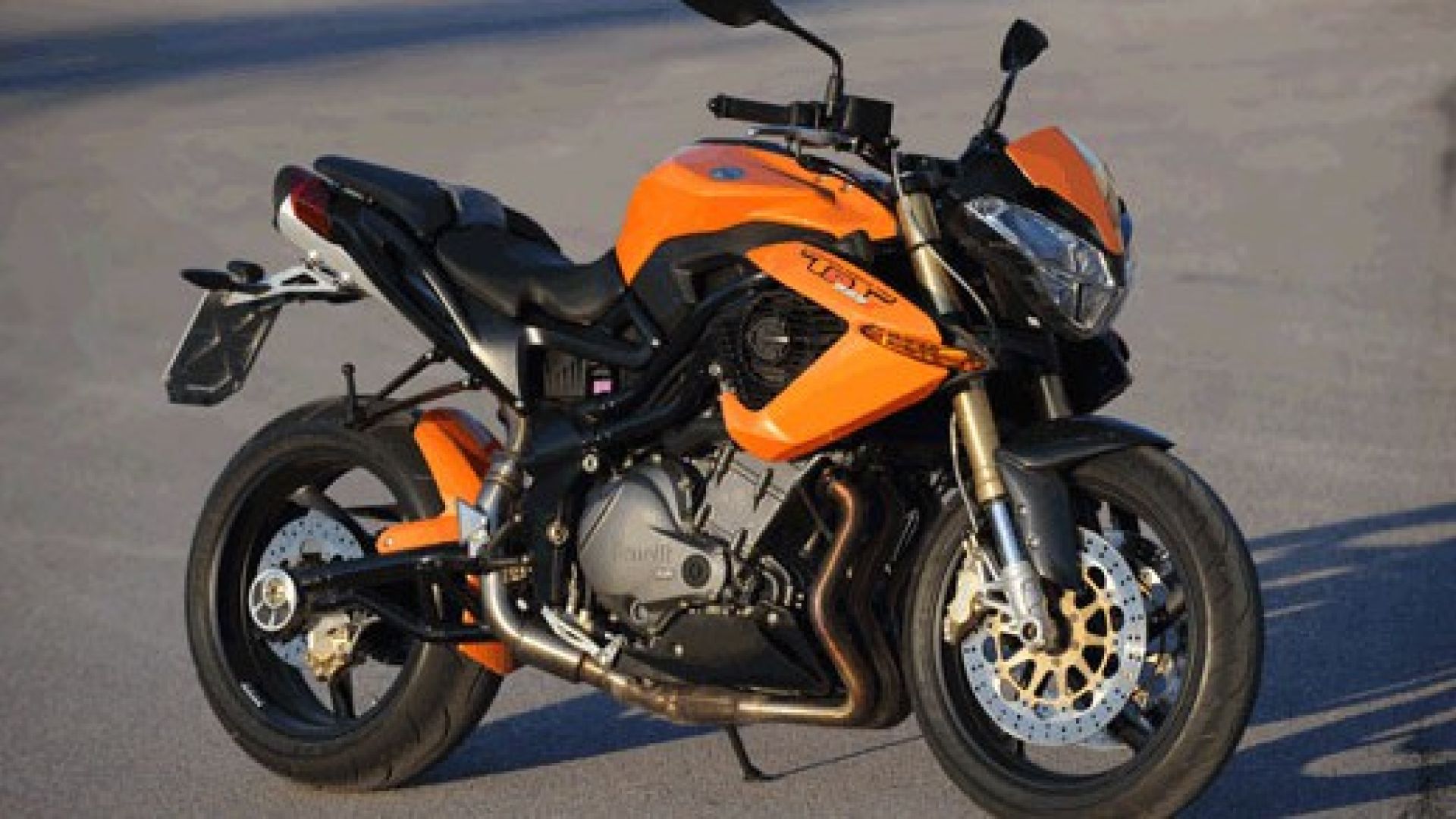 Prova: Benelli TNT 899 - MotorBox