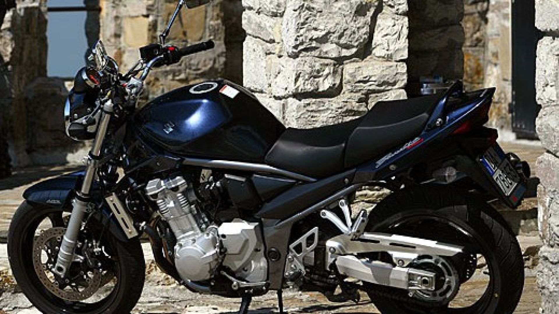 Test Drive: Suzuki Bandit 1250 - MotorBox