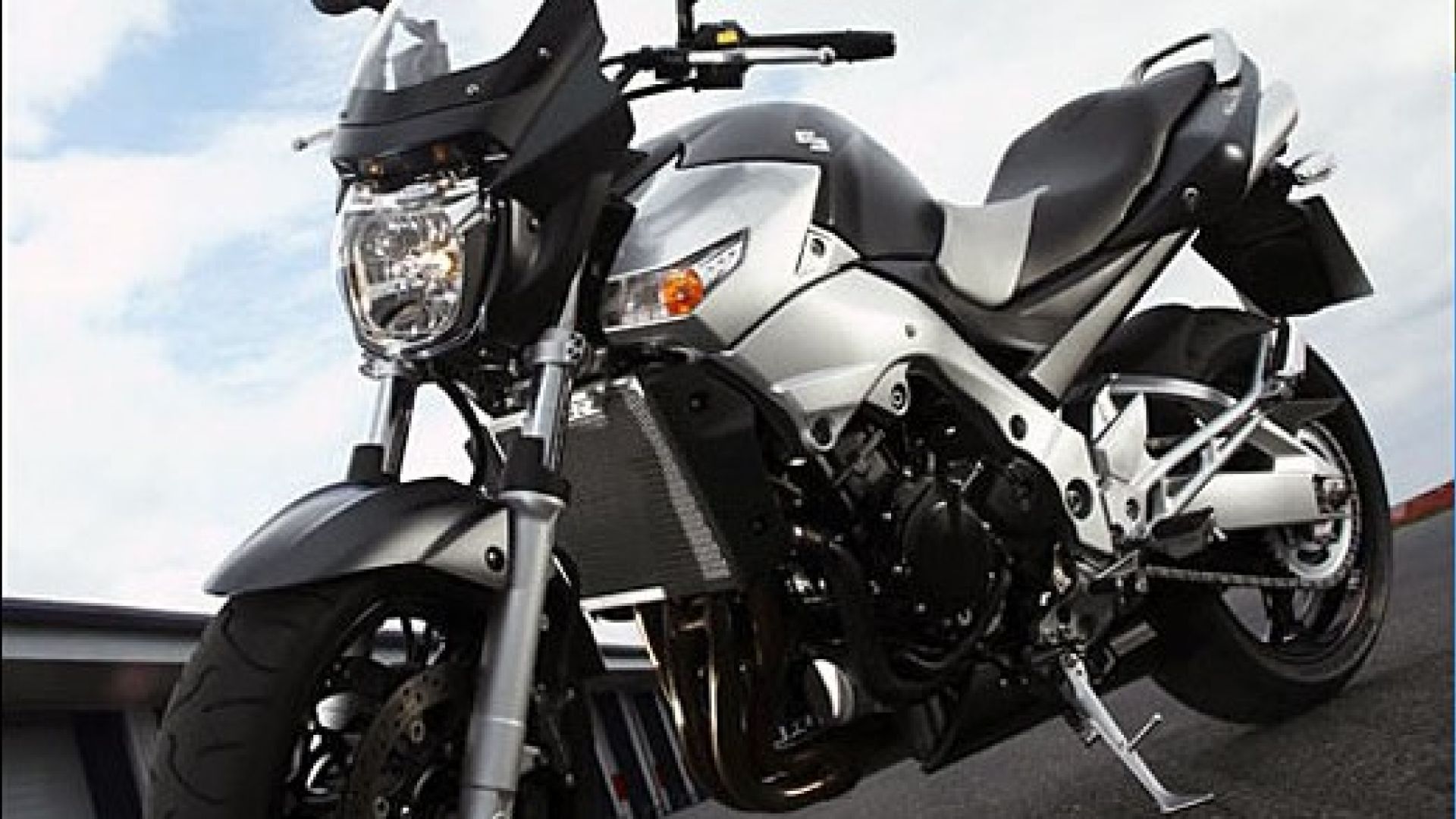 Suzuki GSR 600 S - MotorBox