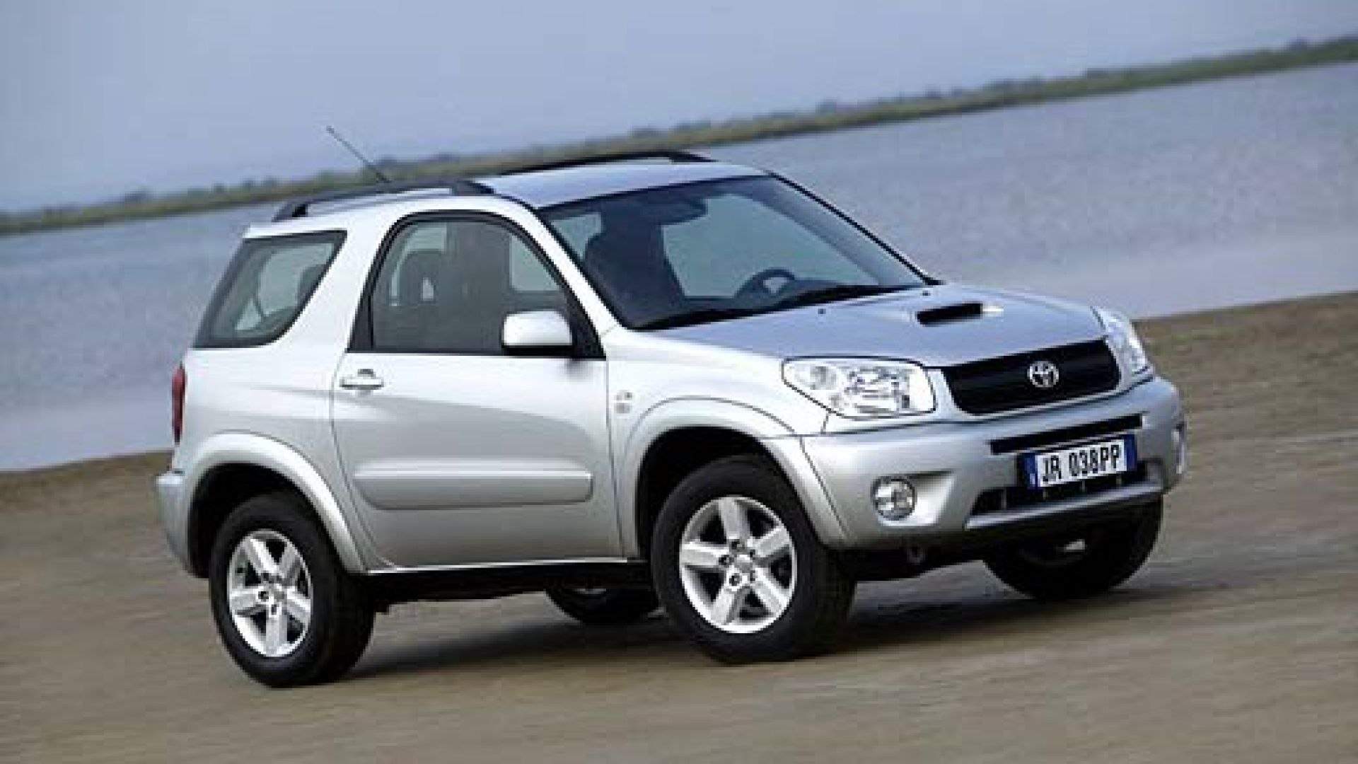 Test Drive: Toyota Rav4 3p D-4D - MotorBox