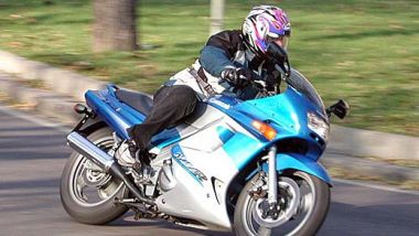 Prova su strada | Kawasaki ZZ-R 250