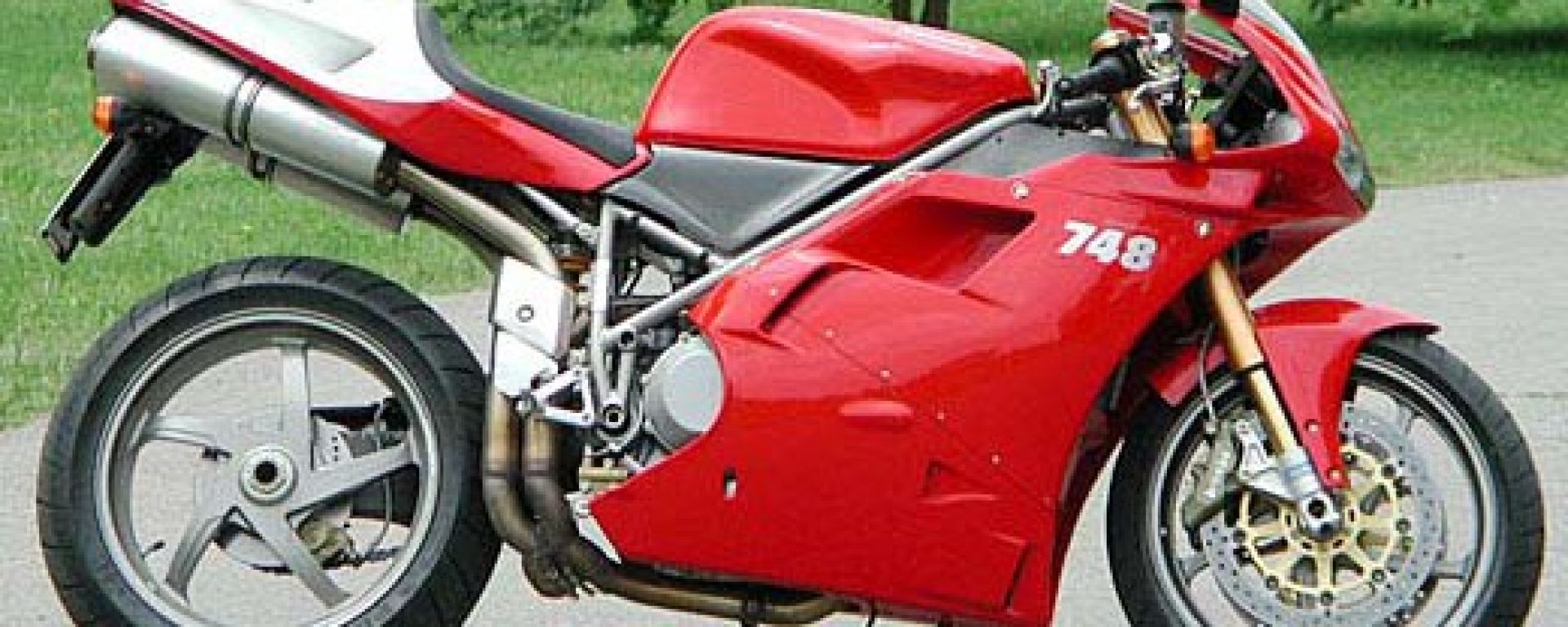 Ducati 748R - MotorBox