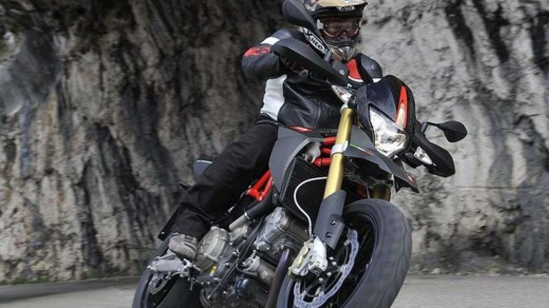 Prova | Aprilia Dorsoduro Factory