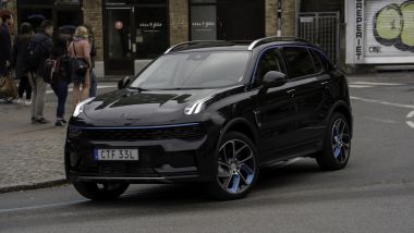 Lynk & Co 01: la prova in video, interni, prezzi