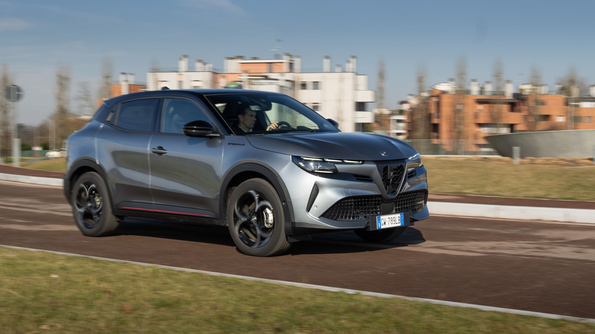 Alfa Romeo Junior 1.2 hybrid: prova, design, prestazioni e prezzi