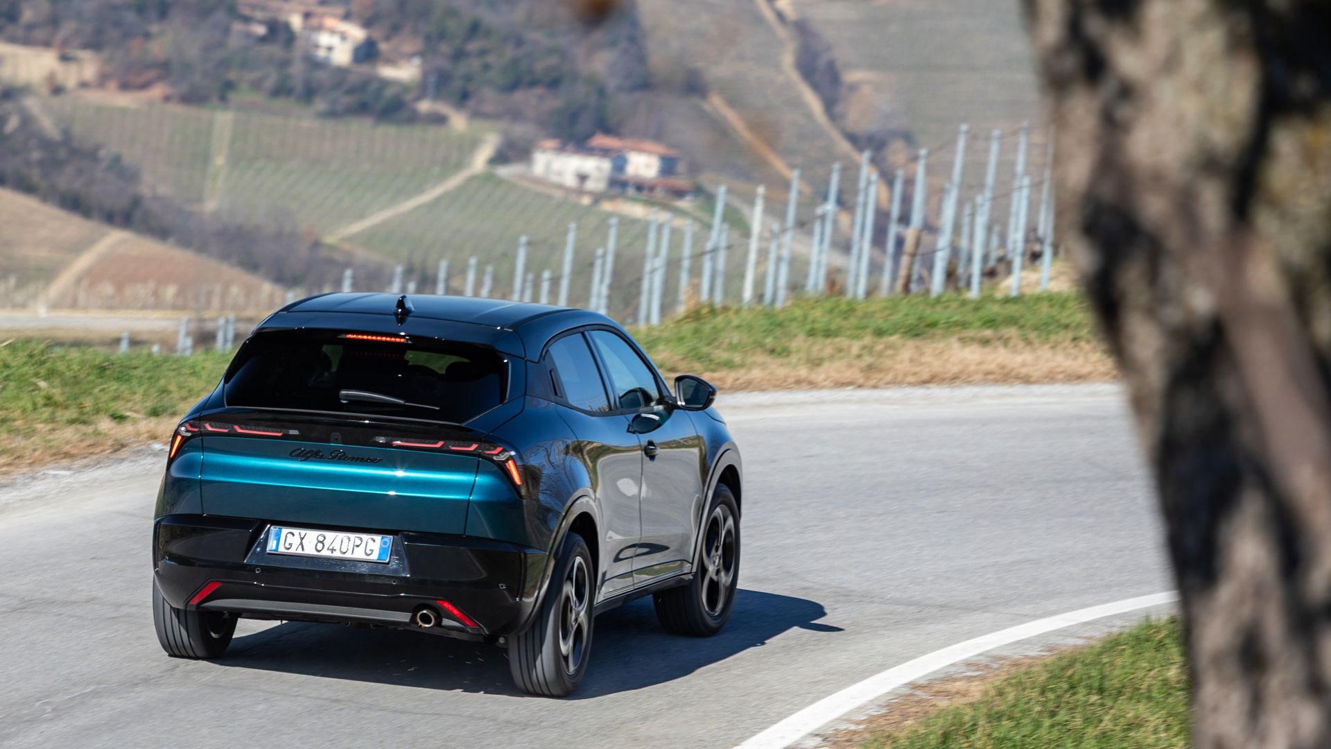 Prova Alfa Romeo Junior Ibrida Q4: design, prestazioni e consumi