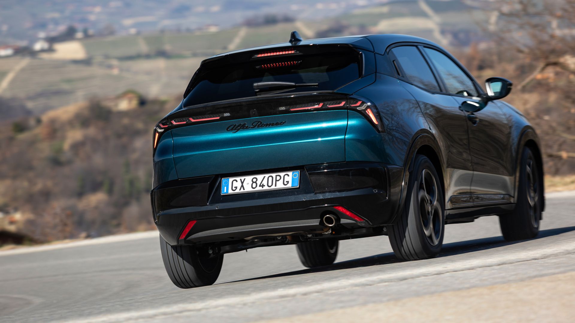 Prova Alfa Romeo Junior Ibrida Q4: design, prestazioni e consumi