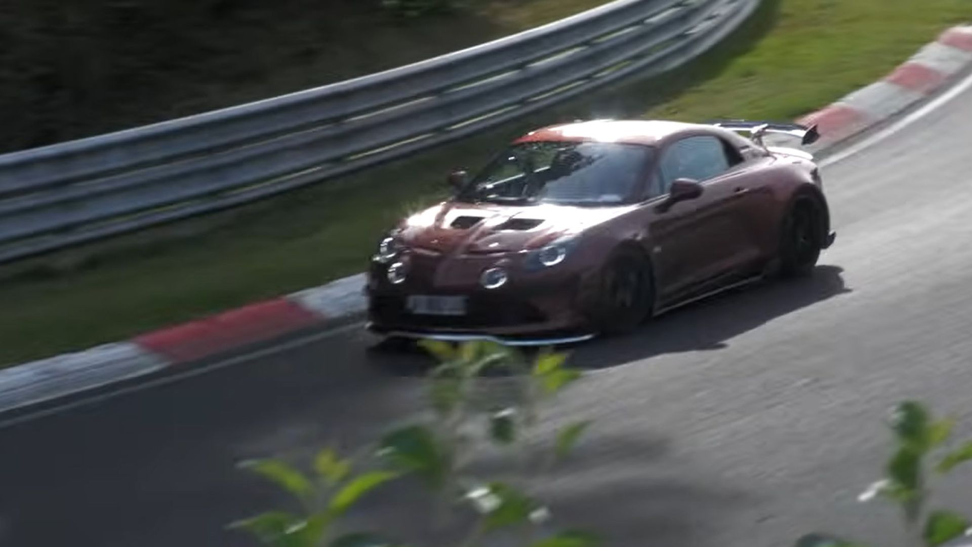 In video nuova Alpine A110 RS guidata da pilota F1 Esteban Ocon