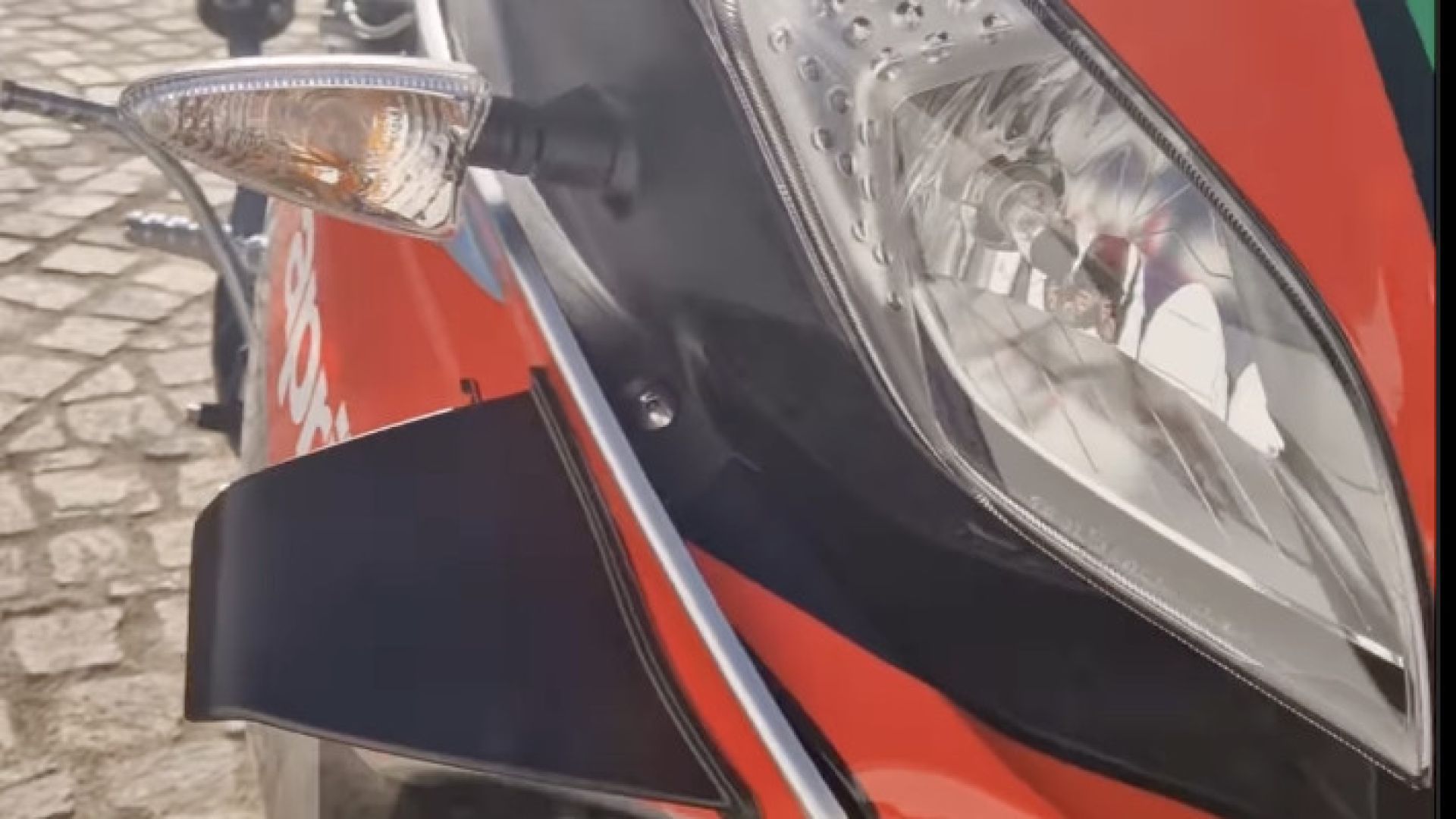 Aprilia RSV2 GP by Capirossi, video: motore RS 250 nella RS 125