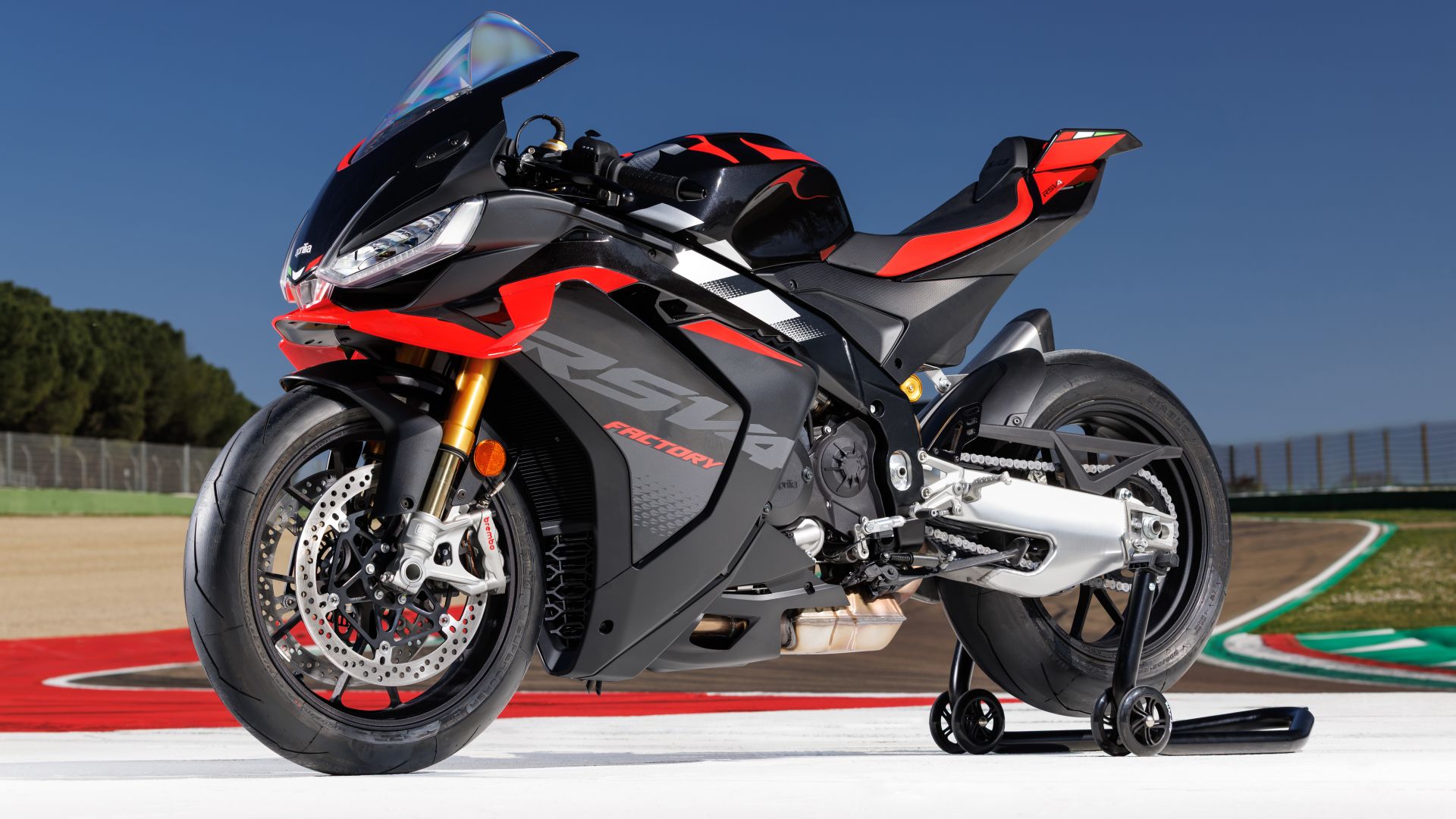 Aprilia RSV4 Factory 1100 2025, prova: le prestazioni dopo il test