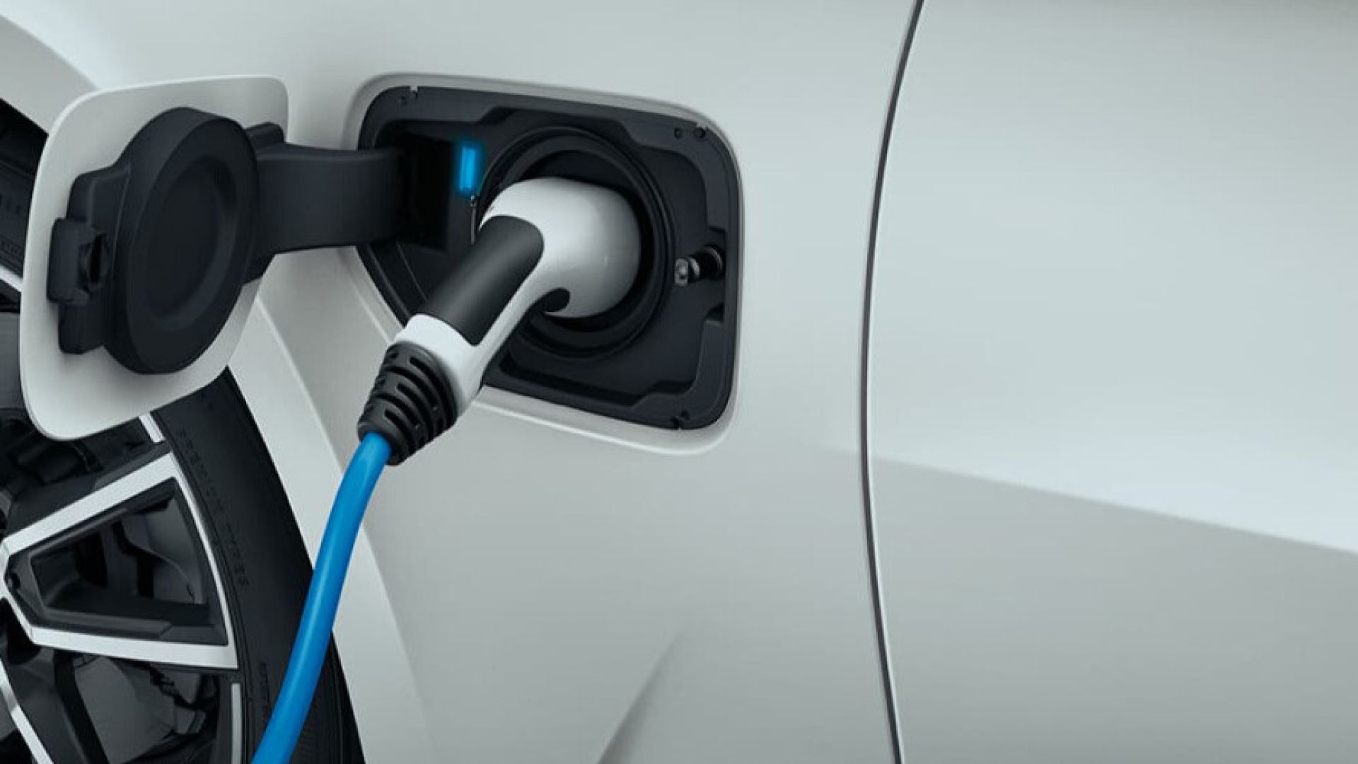 Full Hybrid, Plug-in Hybrid, Mild Hybrid: differenze, pro e contro