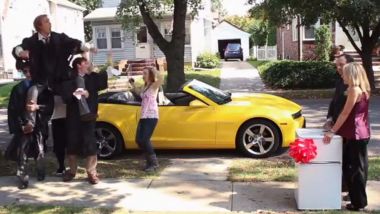 Spot Super Bowl 2012 | Chevrolet Camaro Happy Grad