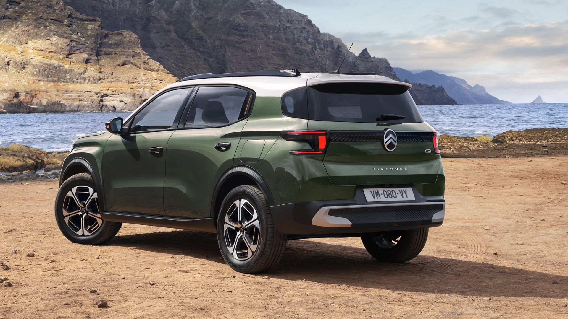 Video: C3 Aircross 2024, dimensioni, interni, prezzo, opinioni dal vivo