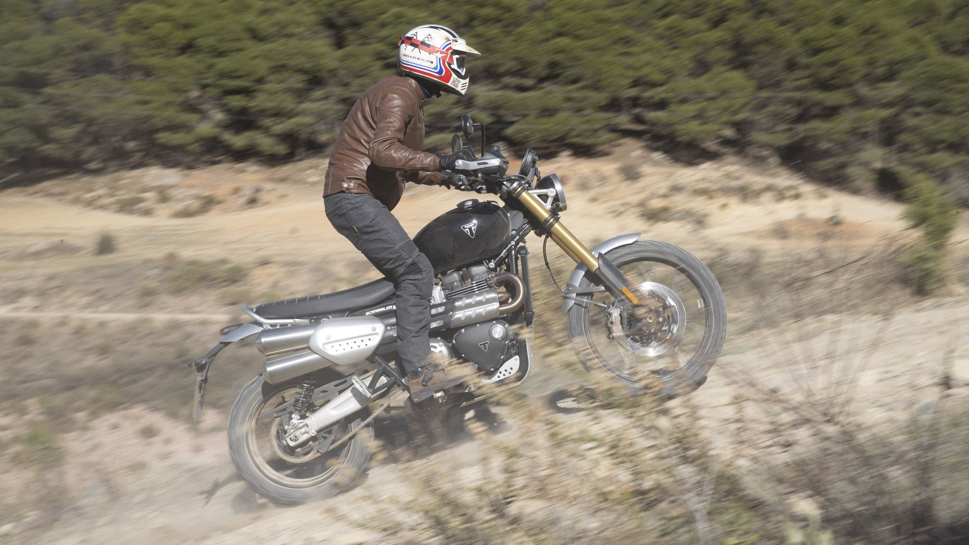 Triumph Scrambler 1200 X e XE 2024, prova: pregi e difetti