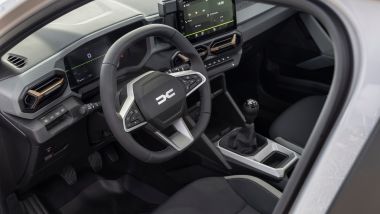 Dacia Duster 2024: Hybrid, GPL, 4x4. Interni, prezzo, uscita. Video