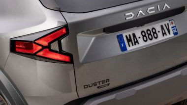 Dacia Duster 2024: Hybrid, GPL, 4x4. Interni, prezzo, uscita. Video