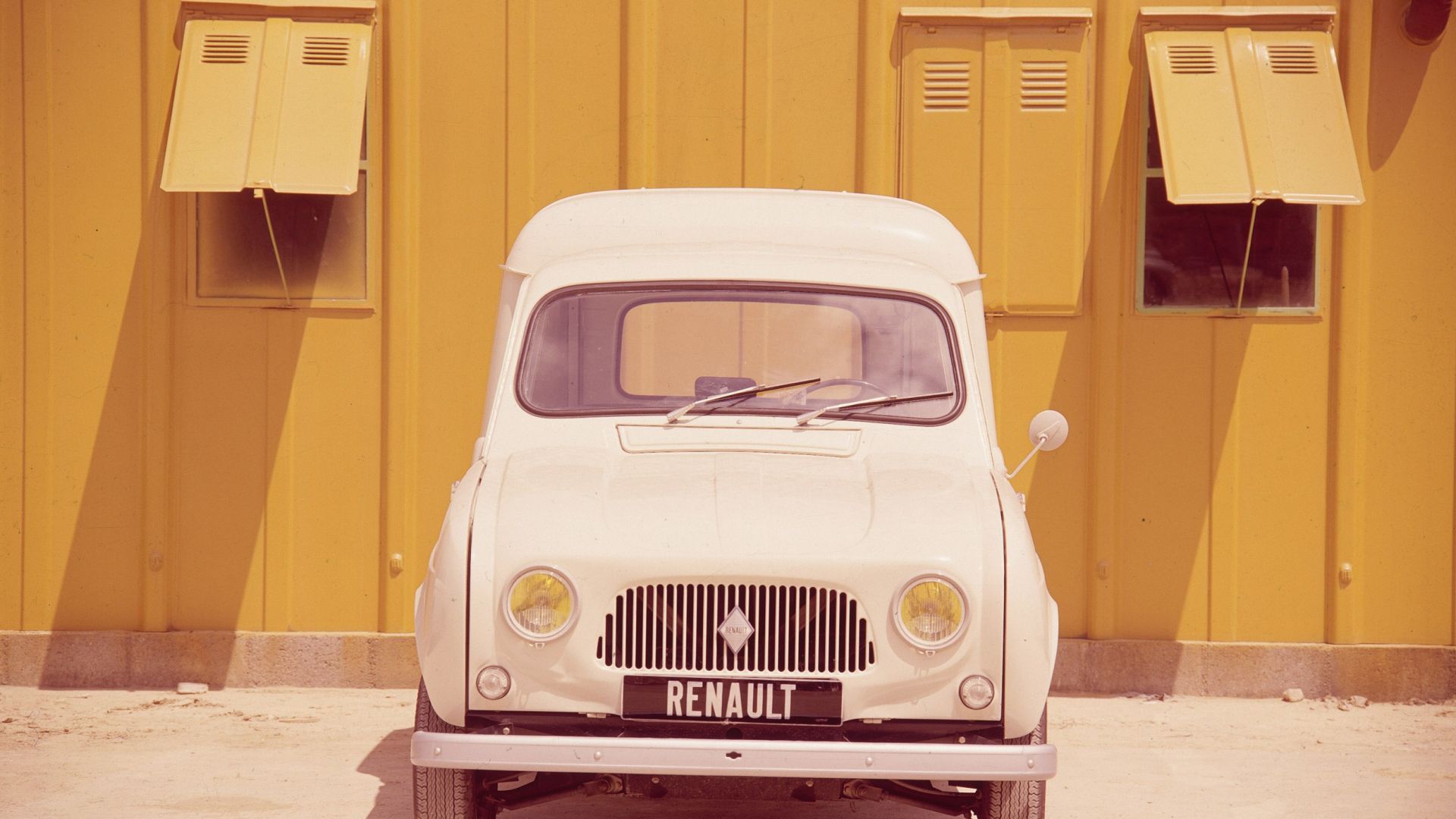 news | Dalla prima all'ultima Renault 4: cronologia di un mito