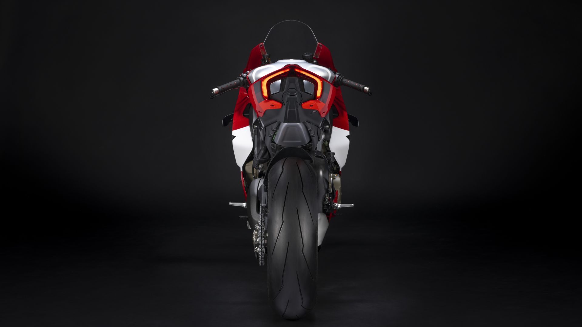 Ducati Panigale V4 R 2023: potenza, peso, novità, prezzo