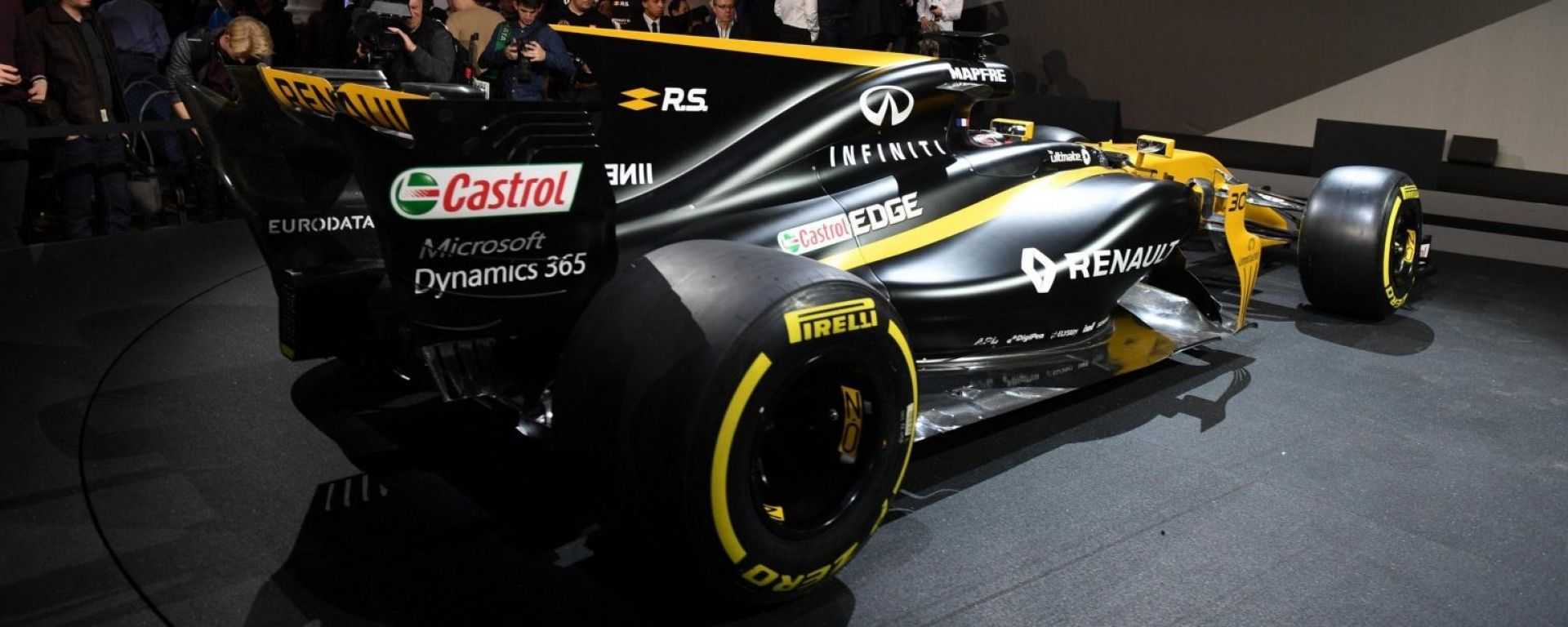 F1 2017 - F1 2017: Renault svela la nuova monoposto RS17. L'ape è ...
