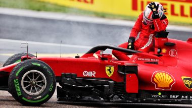 Ferrari, motore Leclerc KO dopo l'incidente con Stroll