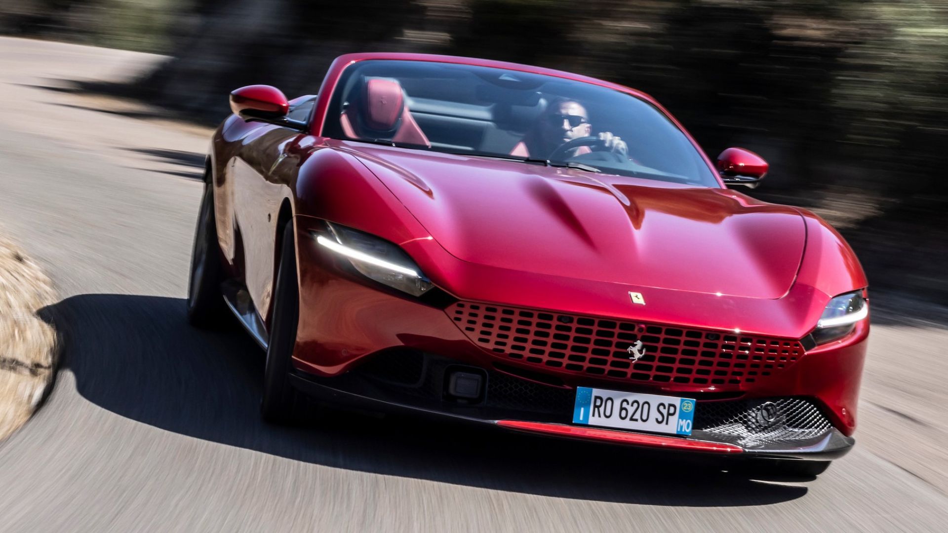 Ferrari Roma Spider: prova video, opinioni, prezzo, scheda tecnica