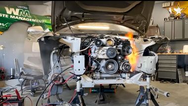 ICE-T è una Tesla Model S con motore V8: il video