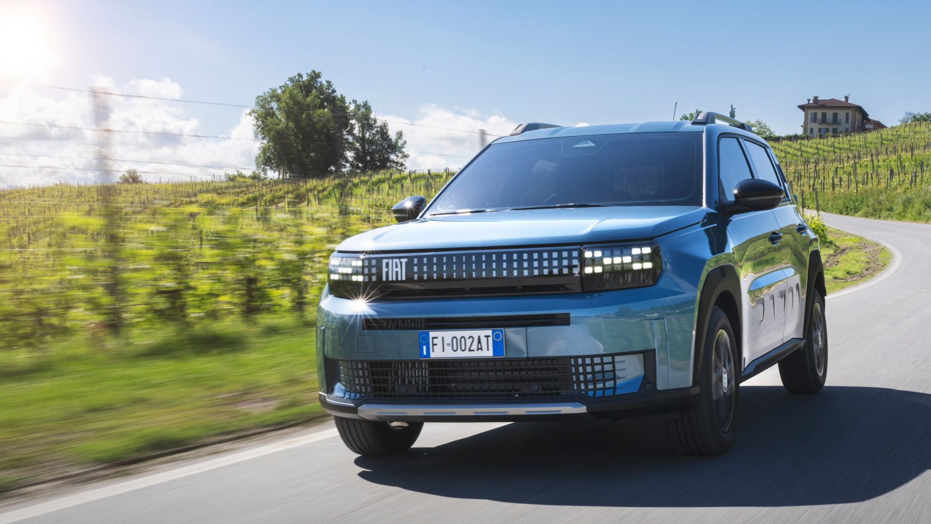 Fiat Grande Panda Hybrid 2025: prova, consumi, scheda e prezzo