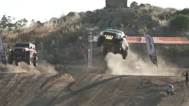 Jeep Wrangler, Ford F-150 Raptor, Ford Bronco drag race in video