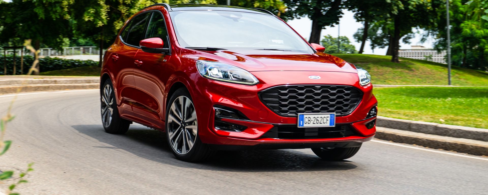 Ford Kuga Plug-in Hybrid: prezzi, consumi, costi, video - MotorBox