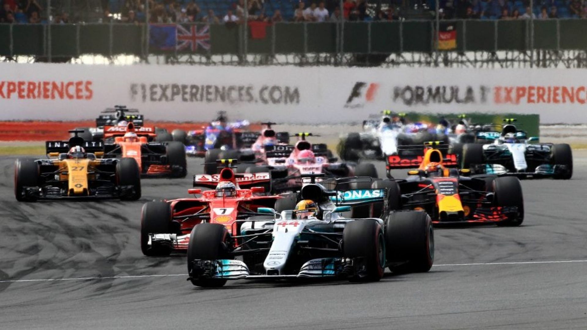 Engineered Insanity: al via la prima campagna marketing della F1 2018 ...