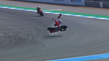 Jorge, che botto! Il video della caduta di Lorenzo a Buriram.