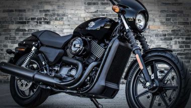Harley-Davidson: il Dark Custom Tour fa tappa a Roma.