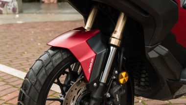 Honda ADV350, la prova: come va, pregi, difetti, consumi e prezzo