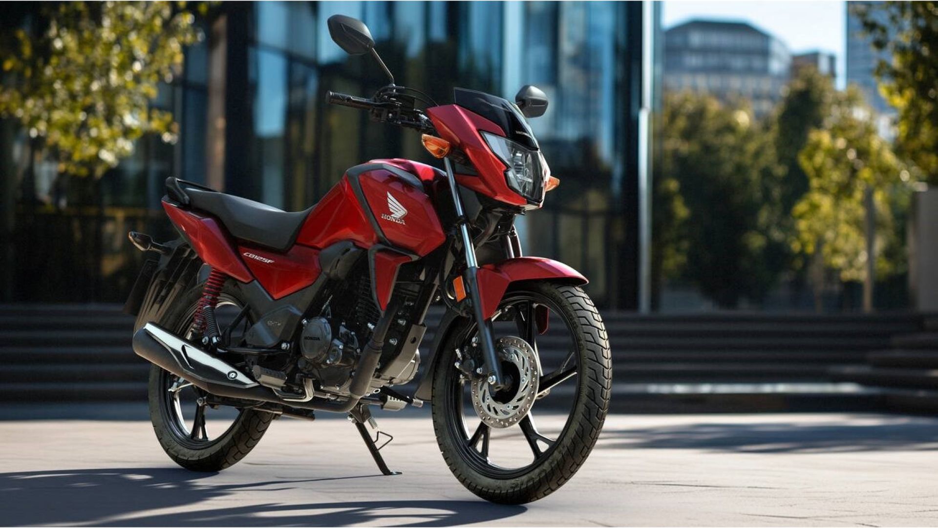 Honda CB125F 2026: novità, motore, consumi, peso