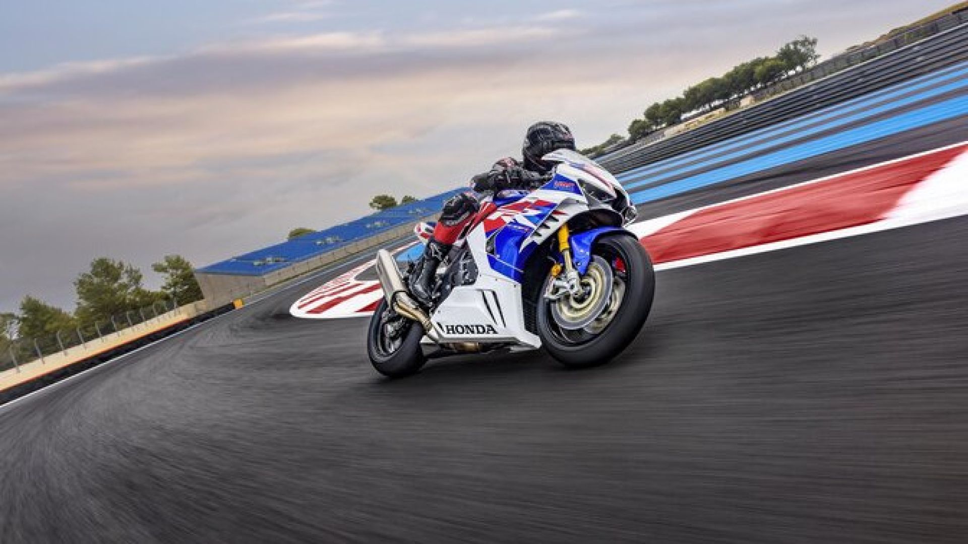 Honda CBR750RR: dopo Hornet e Transalp potrebbe arrivare