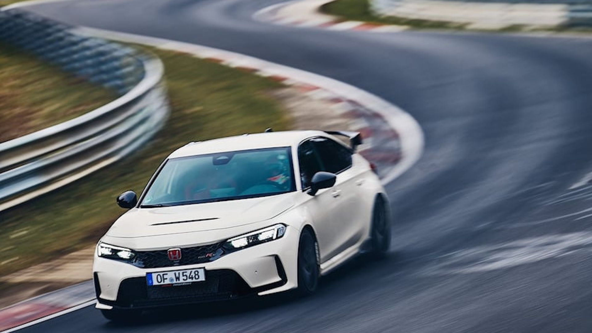 John Cena lascia la Civic Type R per la nuova Honda Prelude