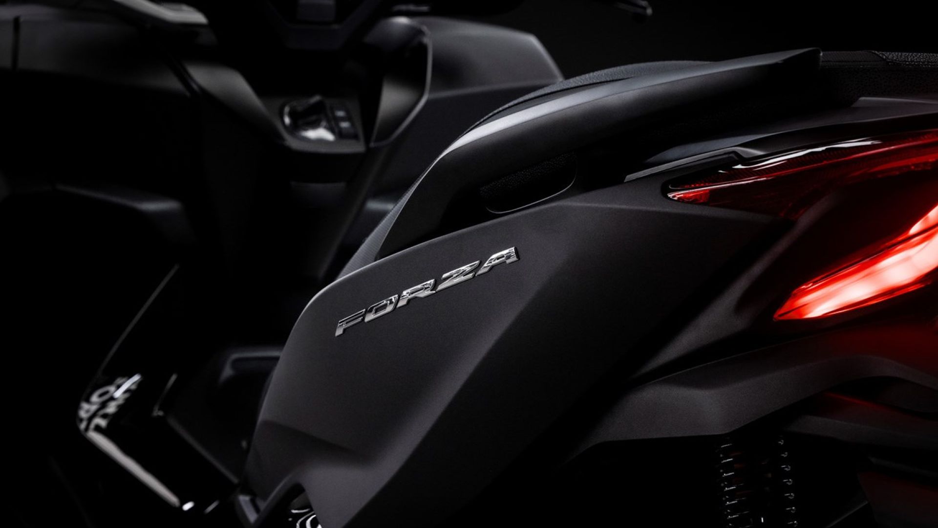 Honda Forza 125 2025: novità, motore, foto e colori disponibili