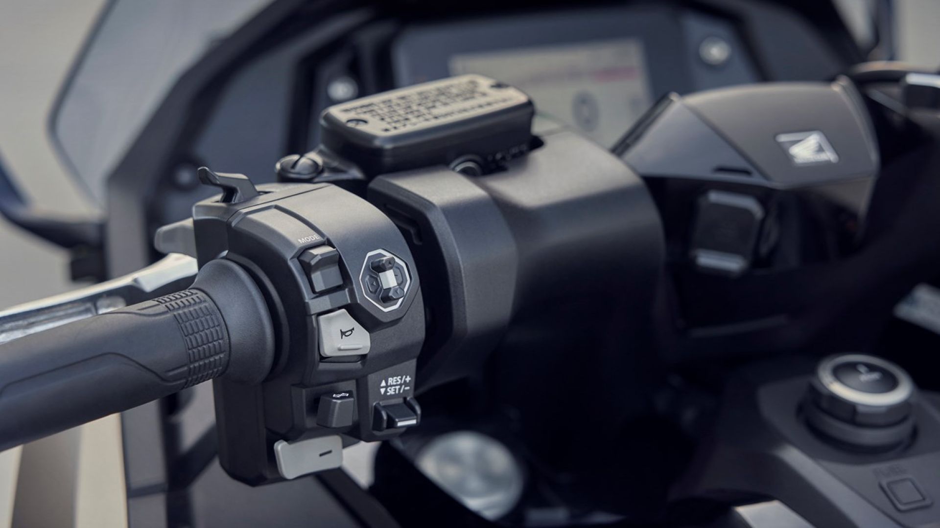 Honda Forza 750 2025: caratteristiche, motore, foto, scheda tecnica