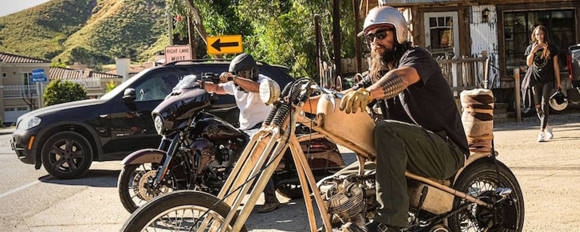 Jason Momoa e la sua passione per le Harley-Davidson - MotorBox
