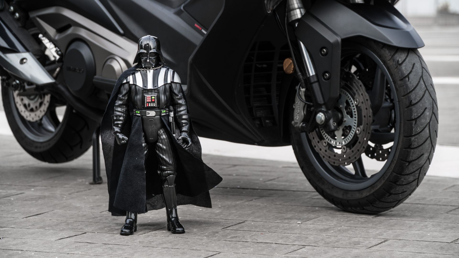 Kymco AK 550 Vs Sym Maxsym TL: video, pregi, difetti, prezzi