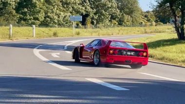 Ferrari F40 in drifting in un video POV da YouTube