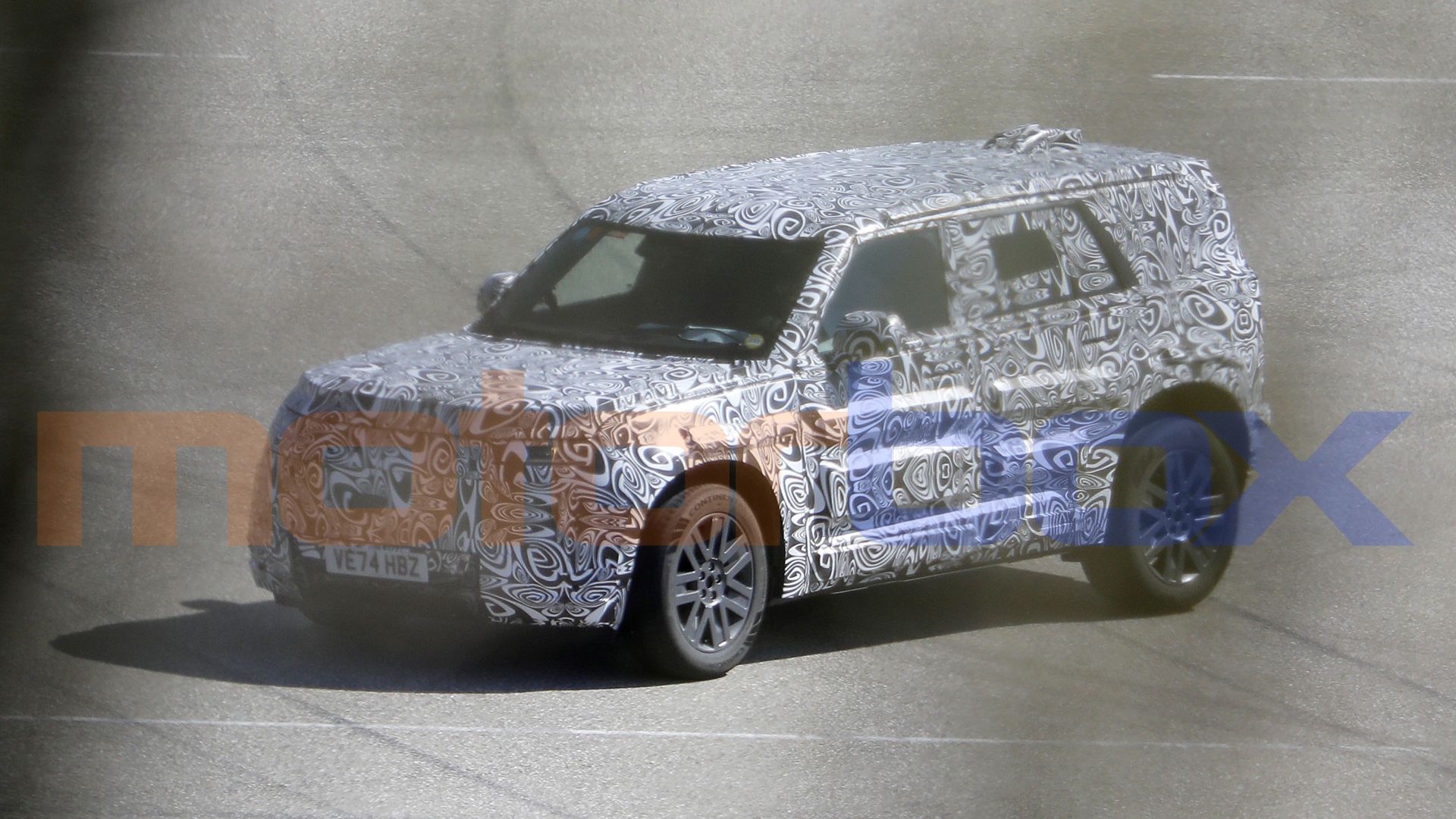 Nuova Land Rover Defender Sport 2027: le foto spia, le ultime news