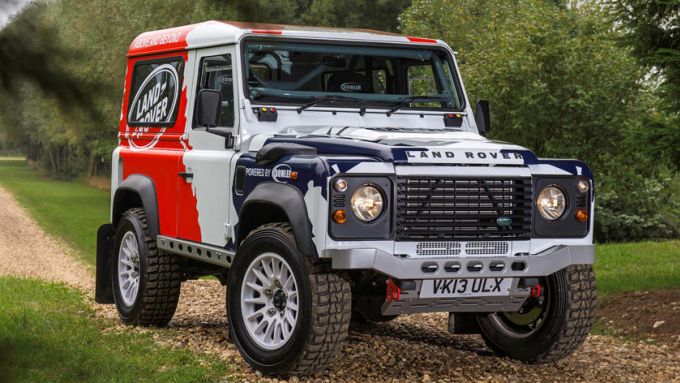 Nuova Land Rover Defender Bowler nel 2021 allestimento racing - MotorBox