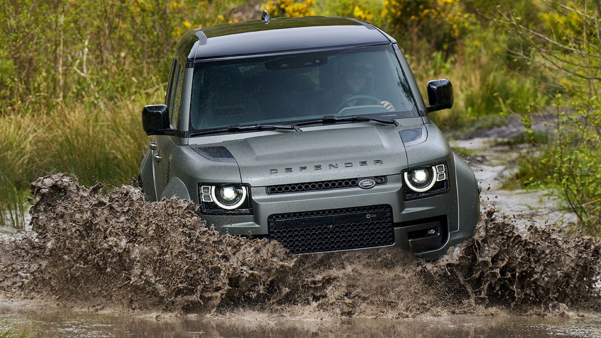 Land Rover partecipa al Rally Dakar 2026 con il SUV Defender