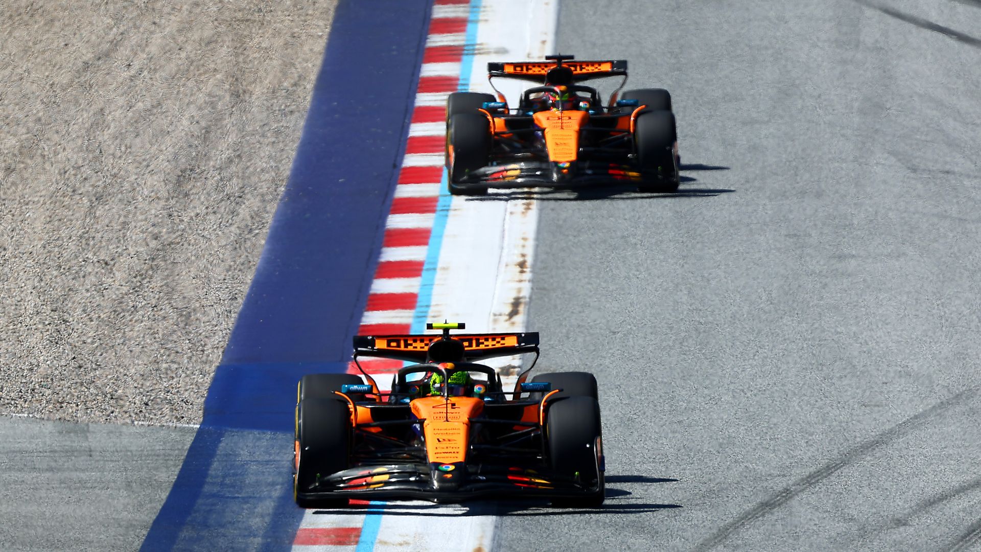 F1 GP Austria 2025: Norris respinge Piastri, doppietta McLaren! Terzo Leclerc, out Verstappen