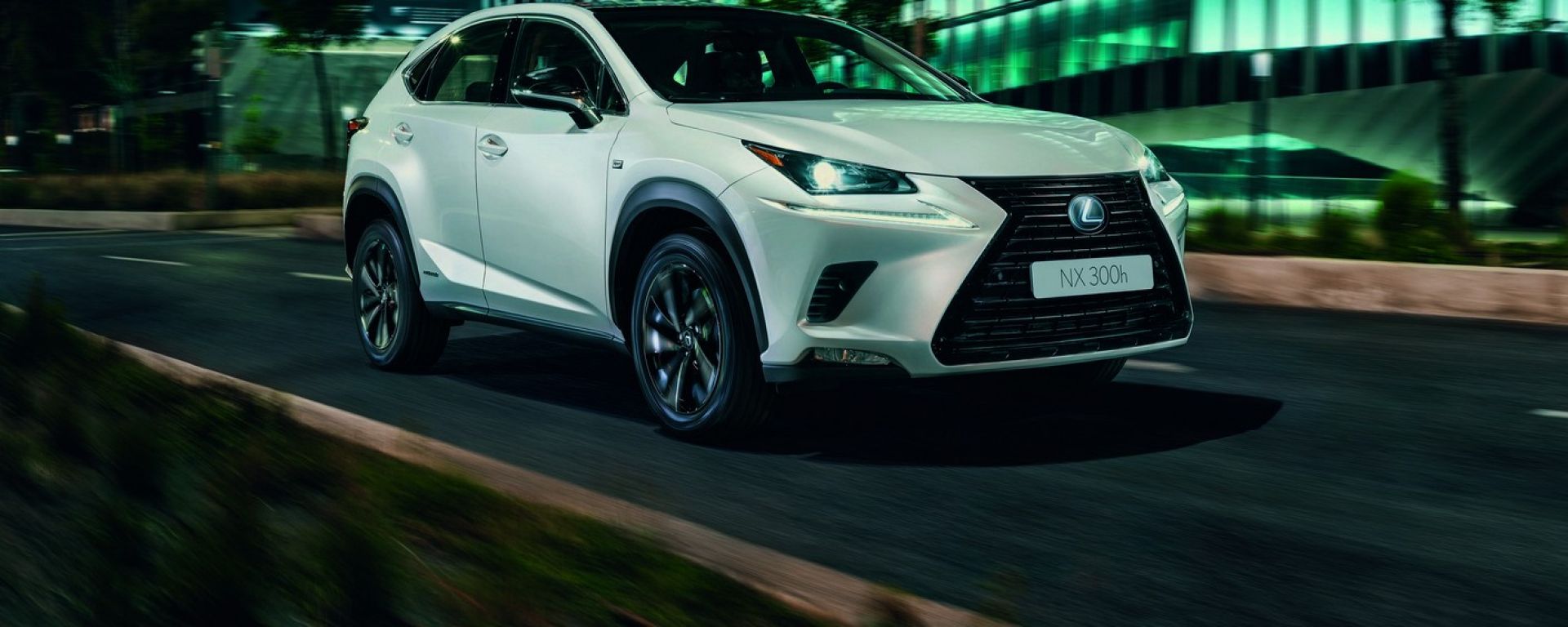 Nuova Lexus NX Hybrid Special Edition Sport, prezzi ed equipaggiamenti ...