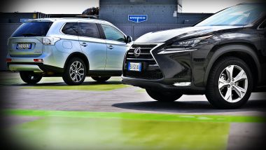 Lexus NX vs Mitsubishi Outlander PHEV: il video