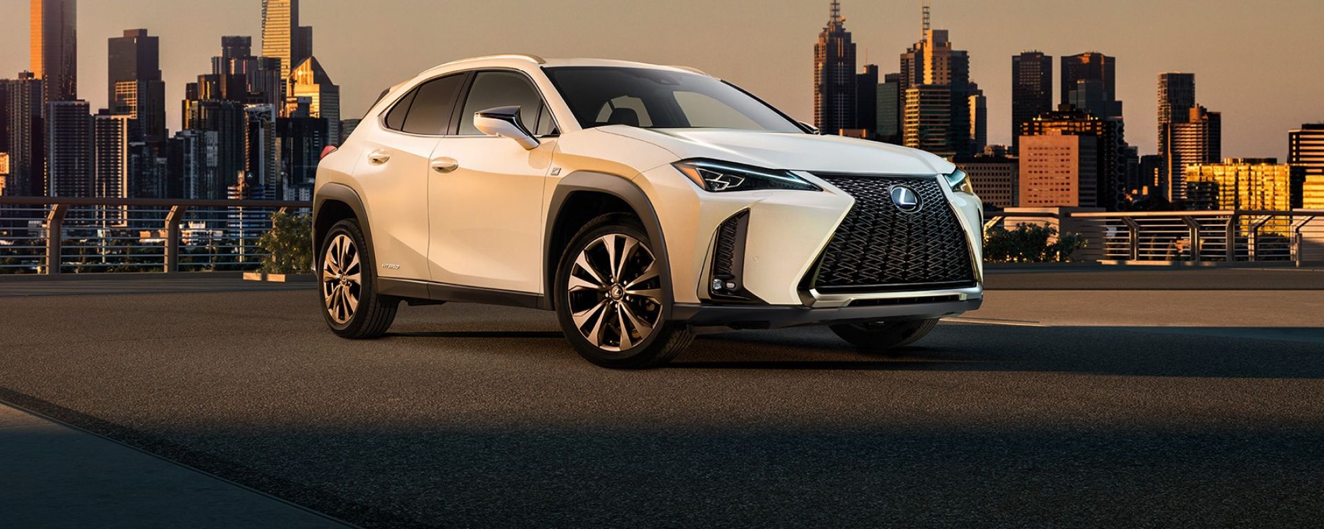 Lexus UX: SUV ibrido, prezzi, allestimenti, uscita, motori, consumi ...